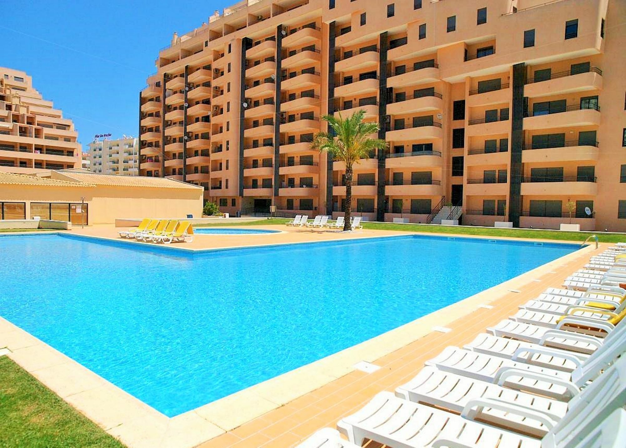 Apartamentos Turísticos Rocha Tower 8 – 16E - Casas de férias no Algarve